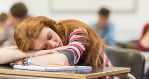 How to stay awake in class? #3 tips to not fall asleep ever again